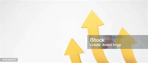 3d 화살표 기호입니다 진보 성장 개선 또는 성공 개념 3가지 개체에 대한 스톡 사진 및 기타 이미지 3가지 개체 3차원 형태 가리키기 Istock