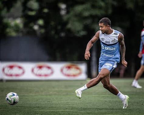 Santos Descarta Lesão Em Kevyson E Conta Com O Lateral Contra O