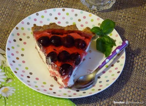 Tarta z wiśniami i kokoswym kremem
