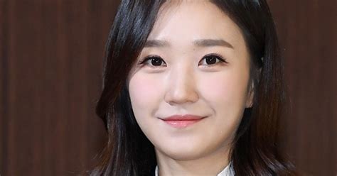 포토 장예인 아나운서 눈길 사로잡는 아름다운 꽃미모