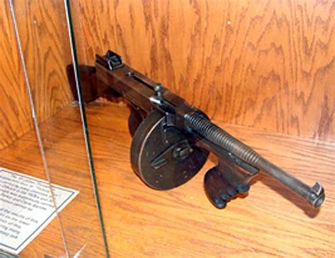 Bonnie And Clyde Tommy Gun Auction Picture Bonnie And Clyde Shotgun And