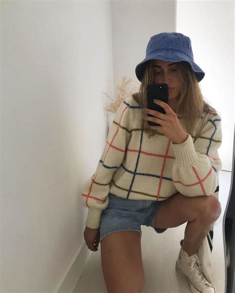 Laura Karberg Simonsens Instagram Profile Post “☀️vibes” Zomer