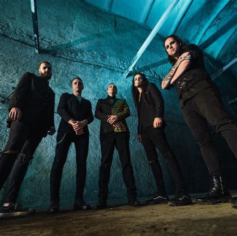 Heedless Elegance Fotos 2 Fotos Letrascom