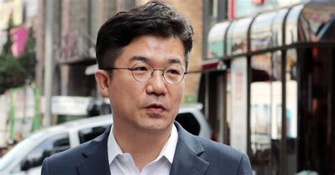송인배 靑비서관 특검 조사 후 귀가 소상히 소명했다진실 밝혀지길
