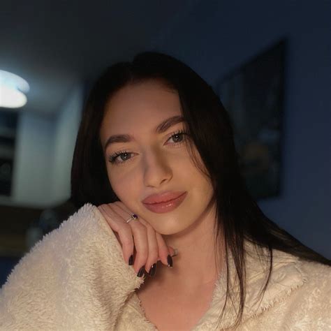 Liskelly Social Manyvids