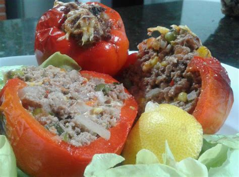 Conjunción De Alegrías Y Sabores Ajíes Morrones Rojo Rellenos