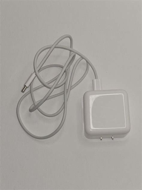 Apple MNWM3AM A 35W Dual USB C Port Compact Power Adapter And Cord No