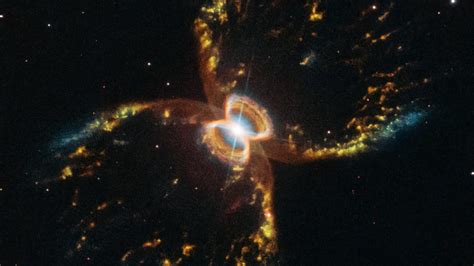 Hubble Telescope Turns 29 Shares Incredible Photo Of Southern Crab