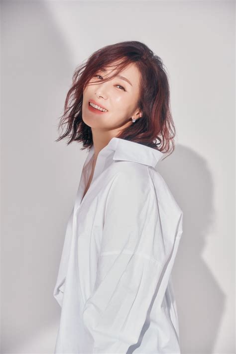 발라드 여제 장혜진 화가로 새로운 여정첫 개인전 개최