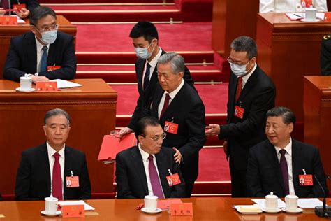【中共二十大】胡锦涛“被离场”引发诸多猜测 官媒推特回应原因 国际 東方網 馬來西亞東方日報