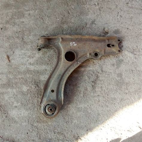 Носач За Фолксваген Голф 2 Vw Golf 2 Други авточасти Резервни части консумативи акс