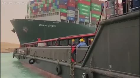 Tugboats Speed To Egypts Suez Canal As Shippers Avoid It