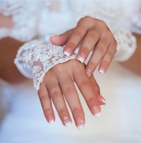 Hochzeitsnägel für Braut 10 tolle Ideen wertvolle Tipps
