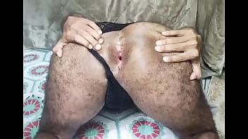 Je mets mes fesses à quatre pattes dans un short en lingerie XVIDEOS