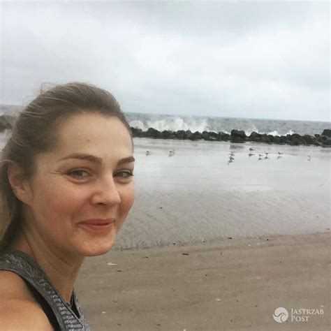 Małgorzata Socha Bez Makijażu Biega Po Plaży Nad Polskim Morzem