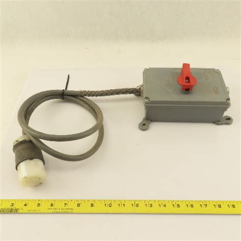 Hubbell HBLDS3 30A 600VAC Circuit Lock Disconnect Switch 3 Pole Nema 4x