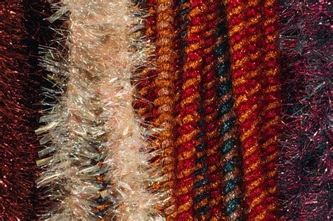 새해와 크리스마스 장식을 위한 여러 가지 빛깔의 축제 화환 0명에 대한 스톡 사진 및 기타 이미지 0명 12월 12월