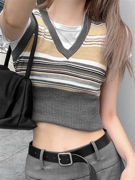 Emmiol Free Shipping 2025 V Neck Striped Cropped Sweater Vest Gray ONE SIZE In Sweater Vest