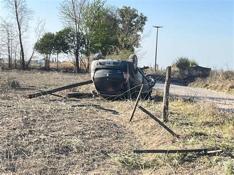 Una niña de años le sacó el auto al padre chocó y murió Notas Viva la Radio Cadena