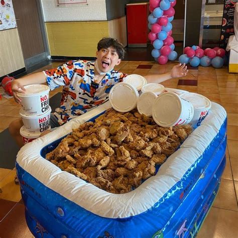 Profil Dan Biodata Willie Salim Tiktok Yang Disebut Jadi Manajer Bonge