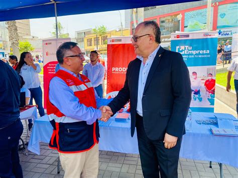 Ministerio de Trabajo on Twitter RT SunafilPeru En la feria también participaron autoridades