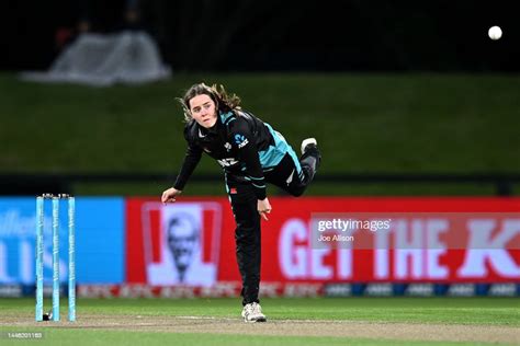 Fran Jonas Of New Zealand Bowls During The First T20 International News Photo Getty Images
