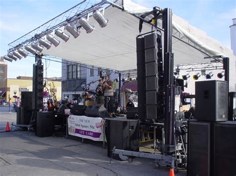 Used Versarray 112 By Peavey Item 3083