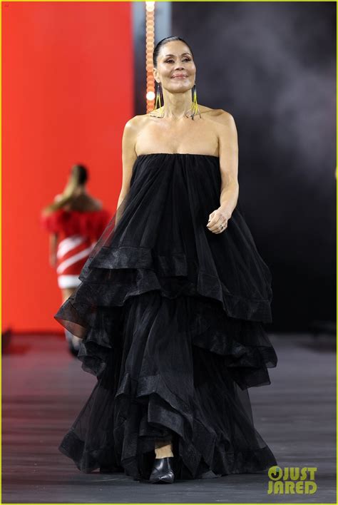 Photo Loreal Show In Paris 40 Photo 4831763 Just Jared