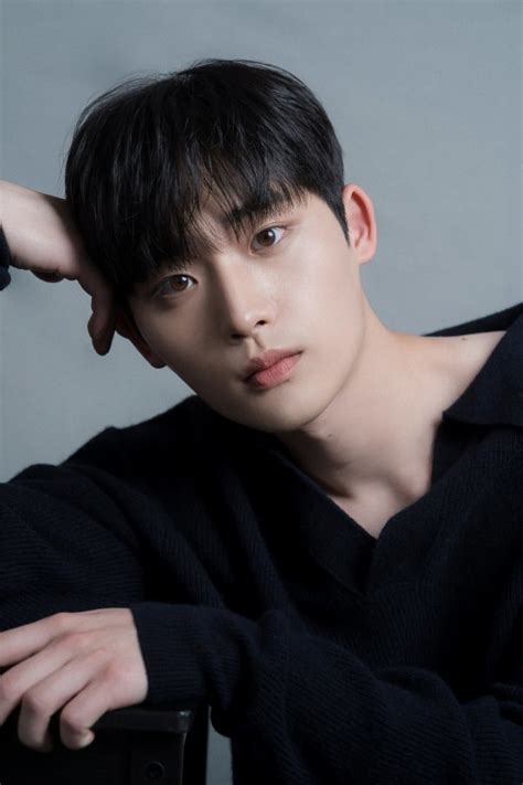 Rookie Lee Jong Hyuk Ii In Bitch X Rich Hancinema