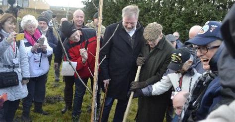 Duitse Oud Luitenant En Amerikaanse Veteranen Vieren 75 Jaar