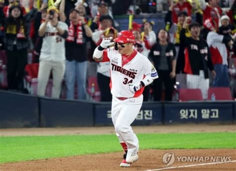 대단하다 엄지척 Kia 최형우 Ps 최고령 홈런 신기록안타·타점도 경신