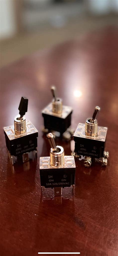 Dailywell 1h Series Metal Spring Return Toggle Switch 6 Pin On Off