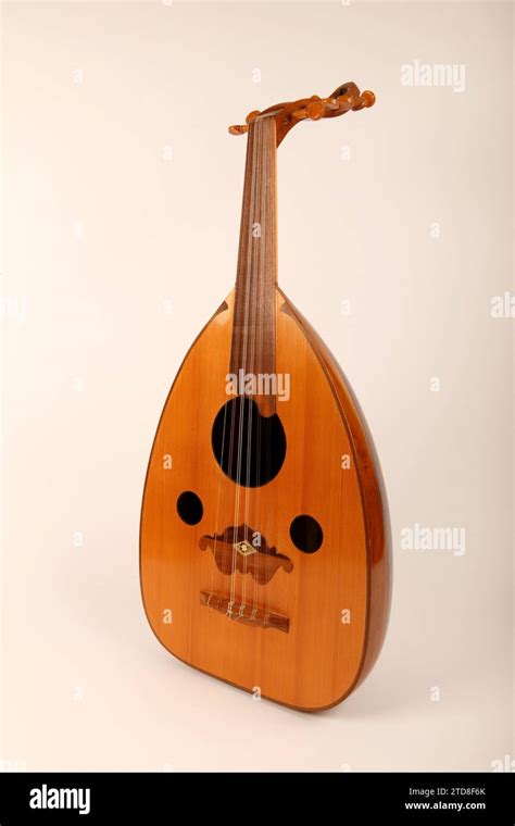 A Syrian 11 String Oud Middle Eastern Short Neck Lute Pear Shaped Fretless Stringed
