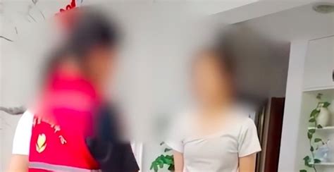女生被资助近4万，家里装修豪华受质疑，救助中心：村里的二手房，苹果手机是同学的，“名牌包”才190元腾讯新闻