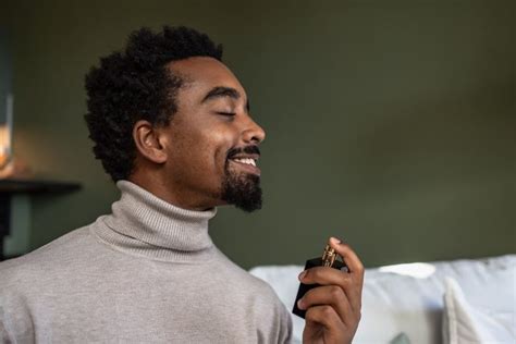 The 9 Rudest Things You Can Do To The Colleague Sitting Next To You