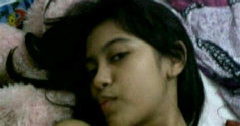 Cewek Indo Ngentot Bule Mahasiswi Toket Besar Bugil Sambil Jilat Toketnya