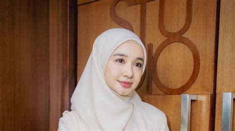 Kerap Tampil Bare Face Ini Inspirasi Warna Lipstik Laudya Cynthia