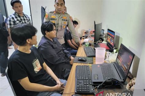 Polisi Gerebek Tempat Judi Daring ANTARA News Aceh