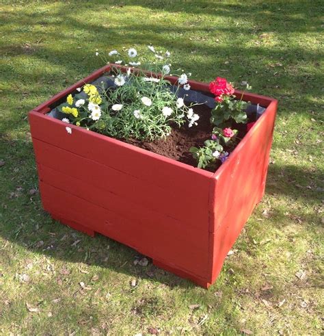 Diy Pallet Planter Box Easy To Build And Recycle Nick Power