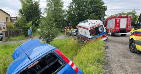 Wypadek z udziałem karetki pogotowia w Skawinie RMF 24