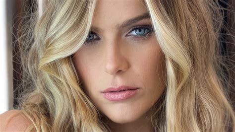 Mais Sobre Isabella Santoni
