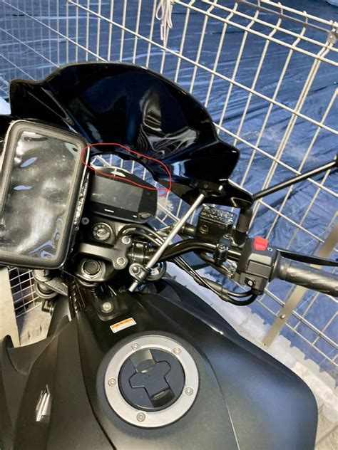 スナスナさんの投稿したバイクライフ 今日はシールドとメーターの隙間が気にな バイクのカスタム ツーリング情報ならモトクル Motocle