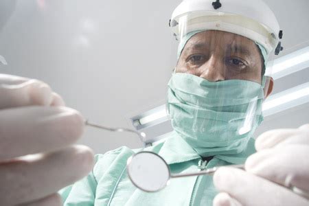 Manejo odontológico de pacientes fectados por enfermedades