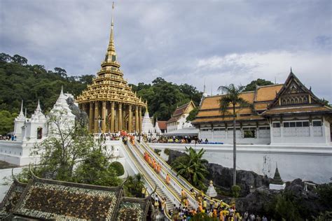 วัดพระพุทธบาท ราชวรมหาวิหาร วัดพระพุทธบาท ราชวรมหาวิหาร
