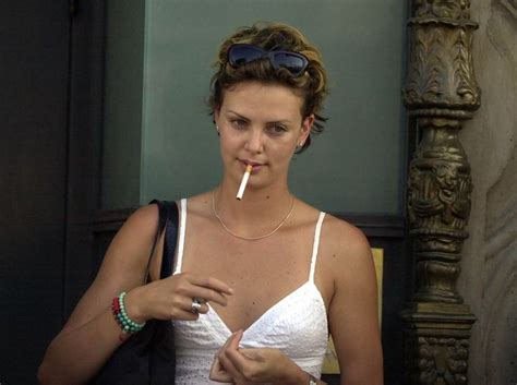 Top Celebrity Smokers Photo Celebrity Smokers Hottest Female