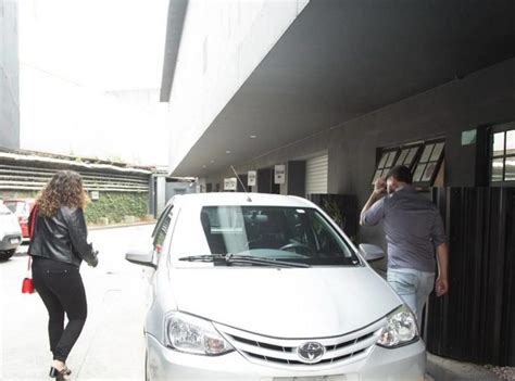 Camila Moura se pronuncia sobre fotos saindo de motel Não tenho paz