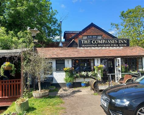 The Compasses Inn Gomshall Restaurant Reviews Photos And Phone Number