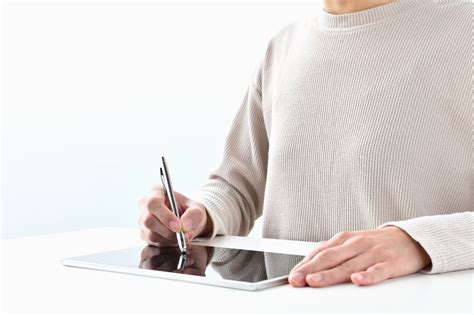 電子契約の立会人型と当事者型の違い？メリットやデメリット解説 ｜ 電子印鑑・決裁・署名・契約サービスのシヤチハタクラウド