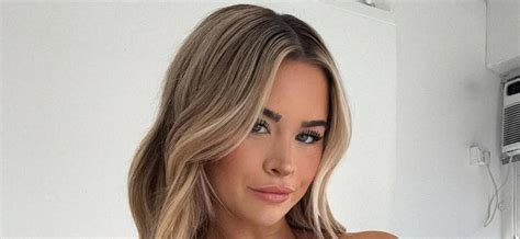 Emily Elizabeth Turns Up The Heat In Green Bikini On Instagram