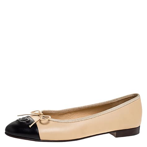 Chanel Beige Black Leather Bow CC Cap Toe Ballet Flats Size 40 Chanel